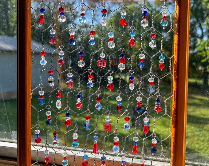 Rainbow Chicken Wire Suncatcher Frame 11x9 in | Handmade Beaded Sun ...