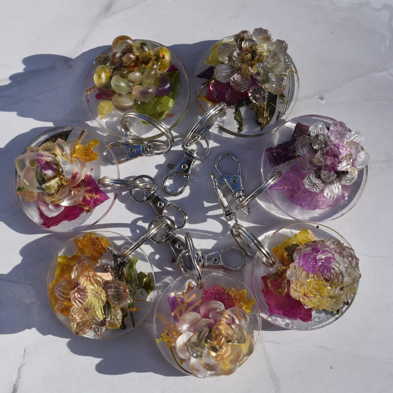Resin Flower Keychain - Etsy