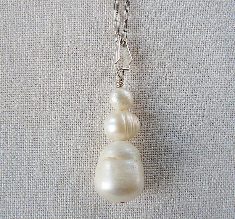 Triple White Pearl Pendant Necklace - Etsy