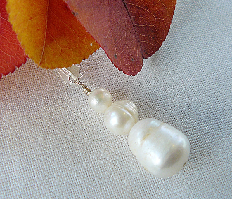 Triple White Pearl Pendant Necklace - Etsy