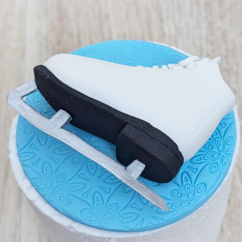 Ice Skate Cake Topper – Edible Winter Sports Theme in Fondant - Etsy