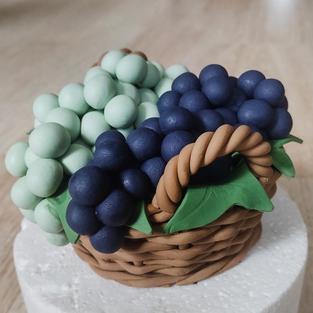 Edible Grape Basket Cake Topper – Fondant Purple and Green Grapes in ...