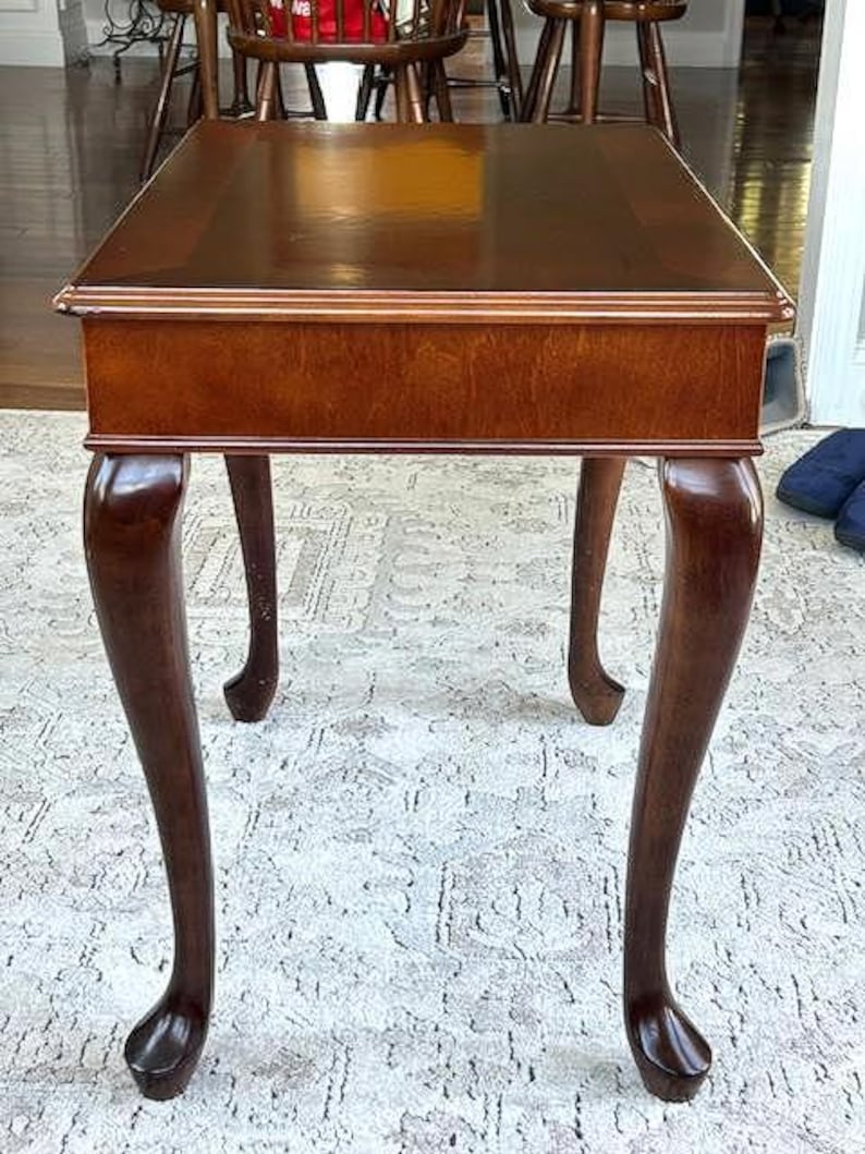 Vintage BOMBAY Queen Anne Side/ End Table - 25" X 17 "x 24" - Versatile ...