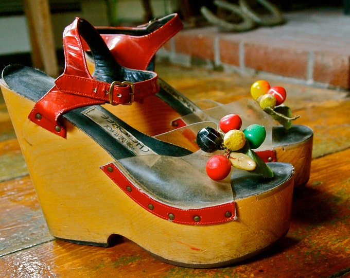 PLATFORMS Cherokee VINTAGE Wedge Shoes FRUIT 1970s 8 Sale - Etsy