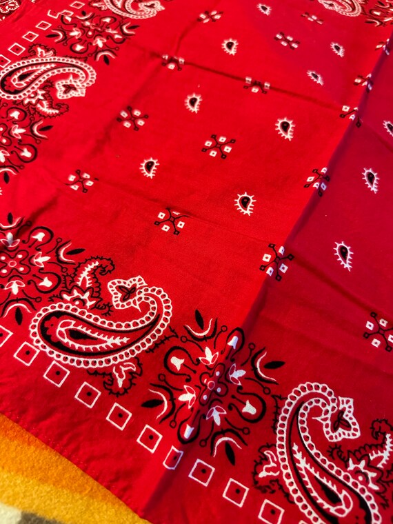 Vintage RED Classic BANDANA Western ScARF Bandanna - Gem