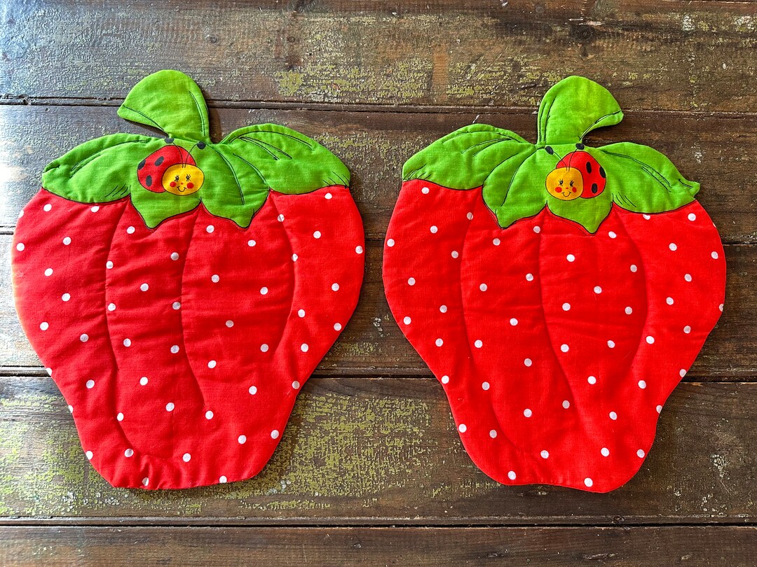 Pair Cute Vintage 1970s STRAWBERRY PLACEMATS Dining Decor Summer ...