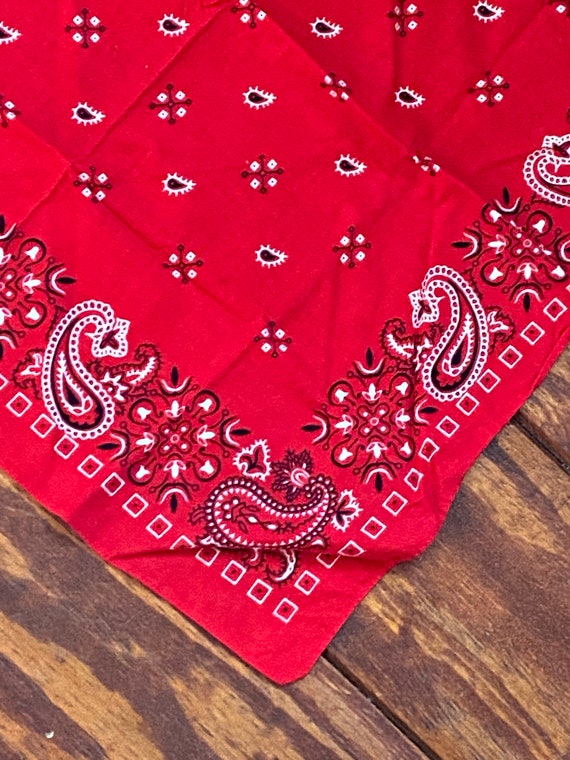 Vintage RED Classic BANDANA Western ScARF Bandanna - Gem