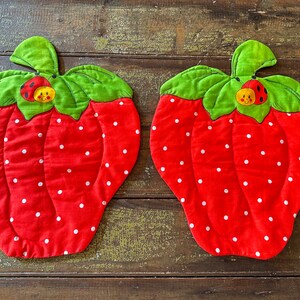 Pair Cute Vintage 1970s STRAWBERRY PLACEMATS Dining Decor Summer ...