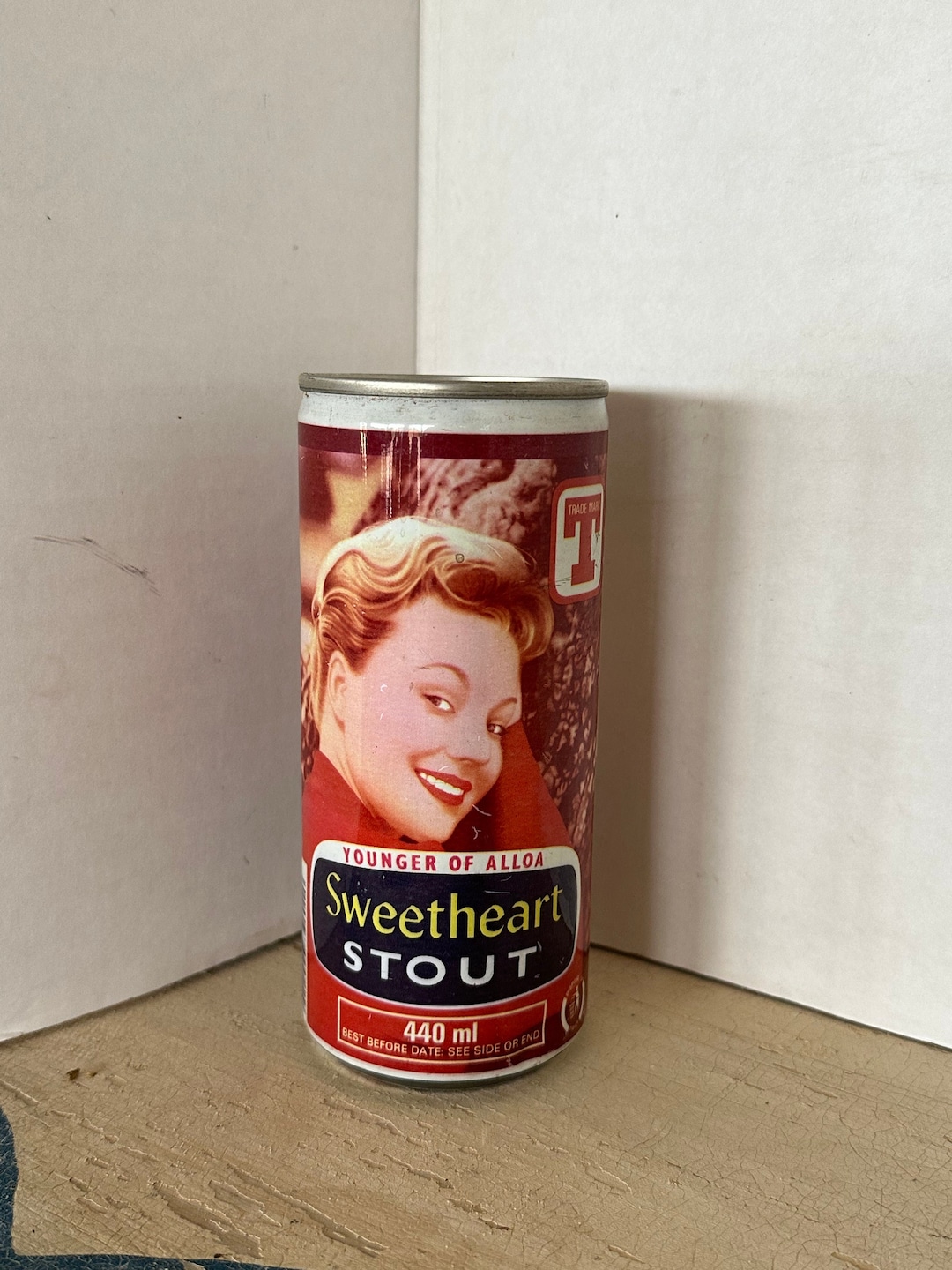 Vintage SWEETHEART Stout Pin-up BEER CAN 1986 Tennent English Beer W ...