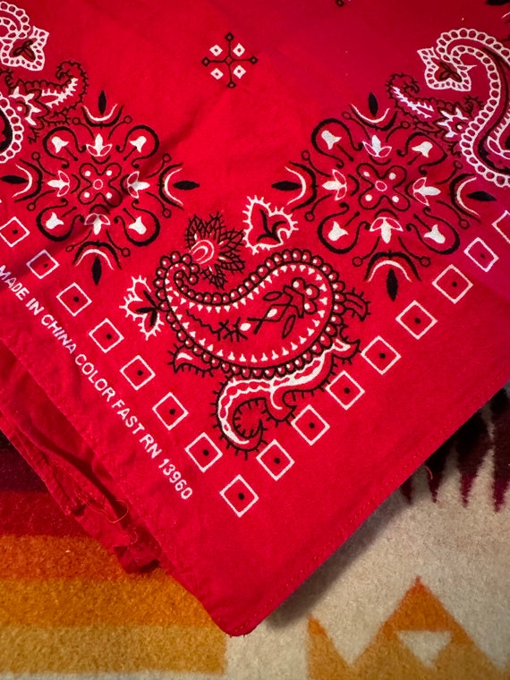 Vintage RED Classic BANDANA Western ScARF Bandanna - Gem
