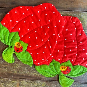 Pair Cute Vintage 1970s STRAWBERRY PLACEMATS Dining Decor Summer ...