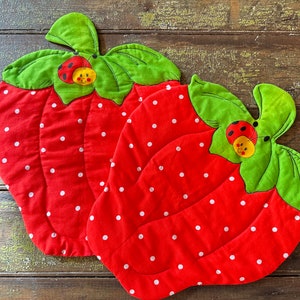 Pair Cute Vintage 1970s STRAWBERRY PLACEMATS Dining Decor Summer ...