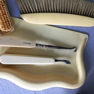 Vintage Plastic Vanity Sets/ 1940s Ivory Py Ra Lin Company Vanity Sets ...