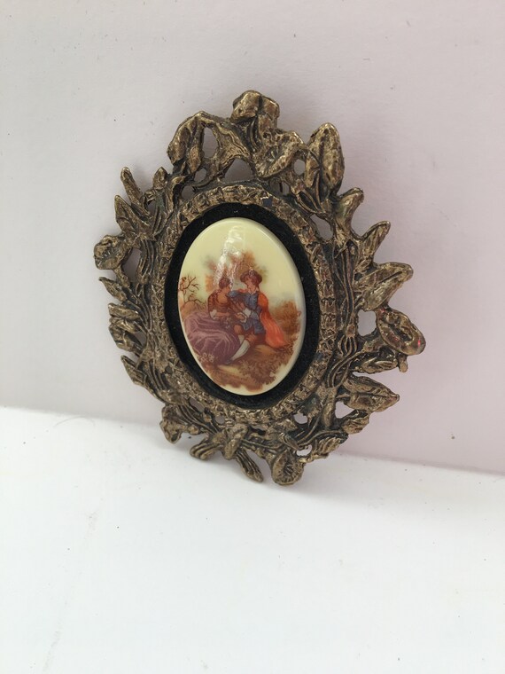 Victorian Cameo / 1950s Framed Cameo 3.5"x3" - Gem