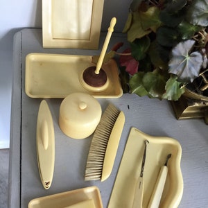 Vintage Plastic Vanity Sets/ 1940s Ivory Py Ra Lin Company Vanity Sets ...