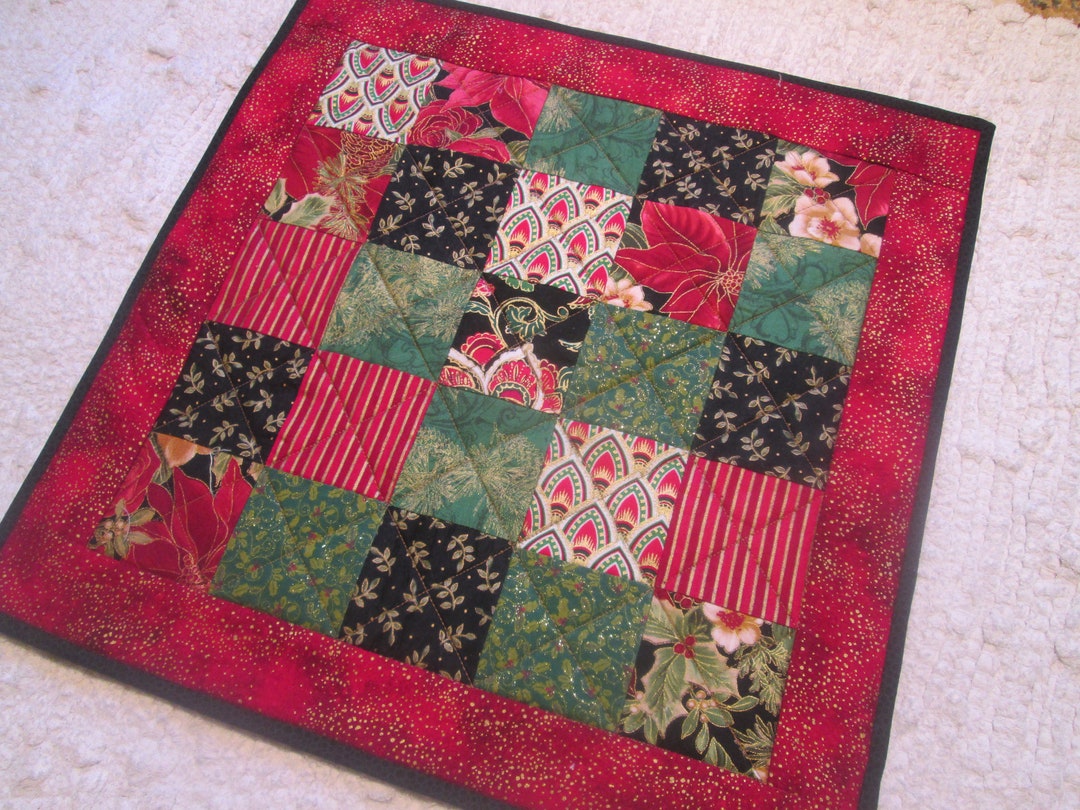 Christmas Quilted Table Topper, Farmhouse Patchwork Centerpiece - Etsy