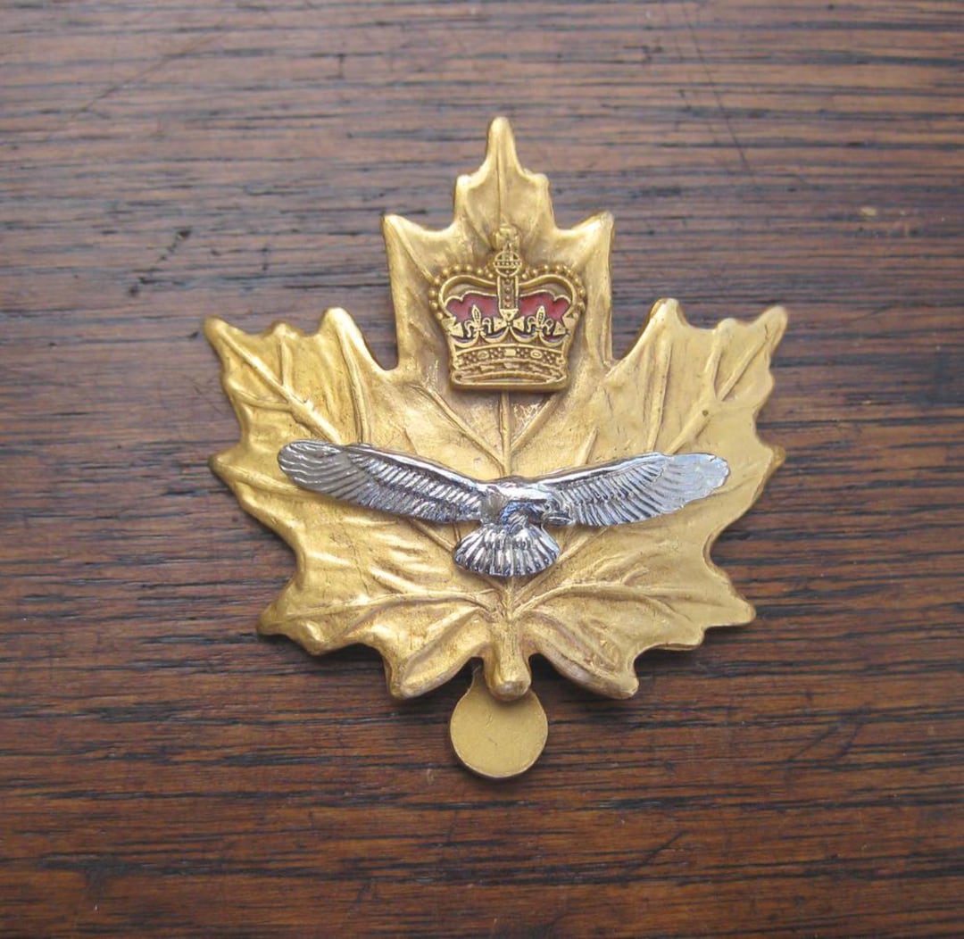 RCAF Cadet Instructor Cap Badge Royal Canadian Air Force Queen's Crown ...