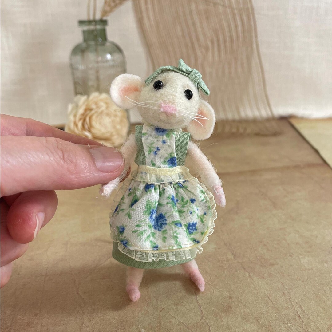 Dollhouse Needle Felted Mouse – 1:12 Scale Dollhouse Miniature ...