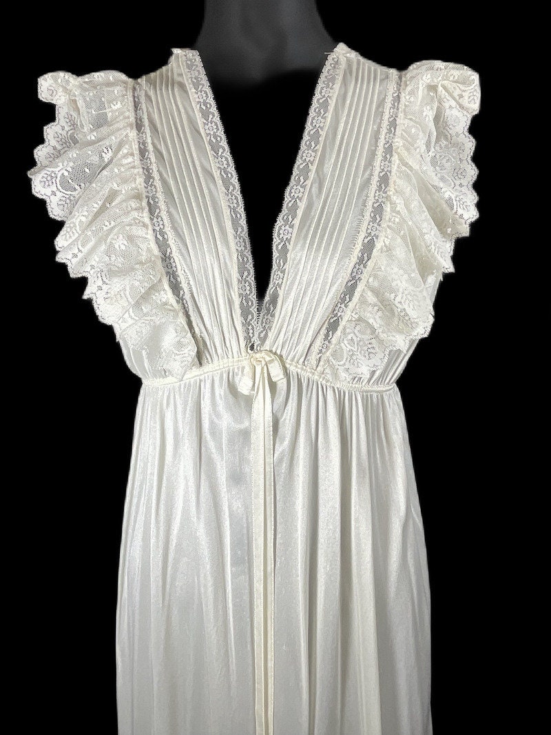 Frilly Ruffled Ivory Nylon Gown Vintage Prissy Nightgown W Lace M - Etsy