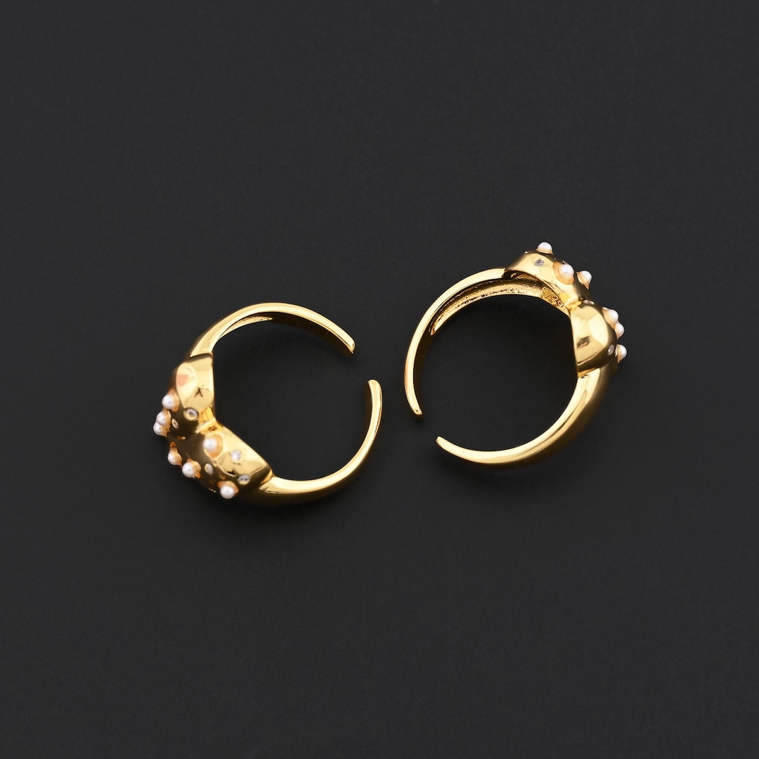 Romantic Pearl Bow Ring With Shiny Gold Plating and Crystal Studs ...