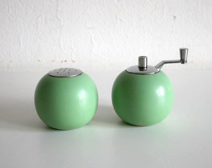 Mint Green Circle Shakers - Etsy