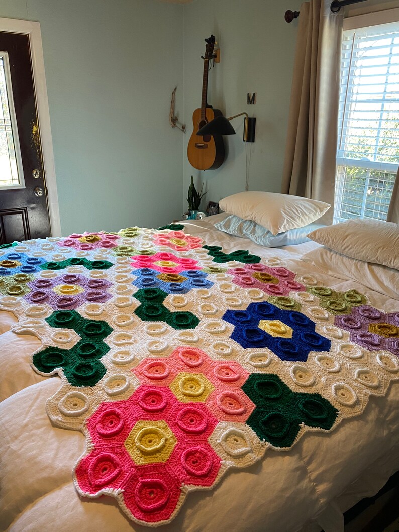 Vintage octopus Sucker and Hexagon Crochet Afghan Blanket - Etsy