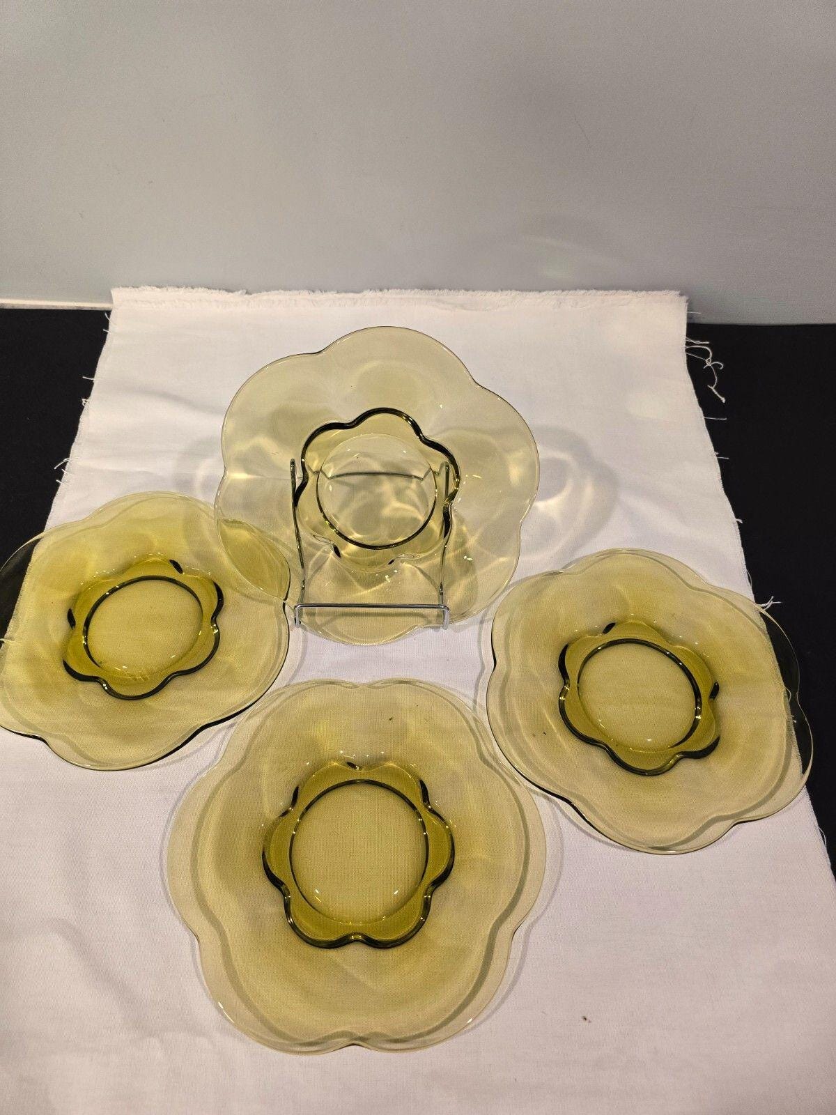 Set of 4 Duncan & Miller Canterbury Chartreuse Salad Plates Uranium ...