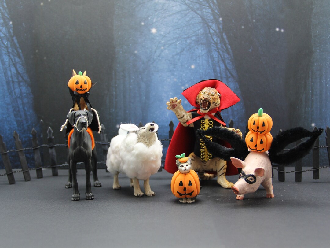 Halloween Party Animal Cake Toppers, Vampire Tiger, Bat Pig, Wolf ...