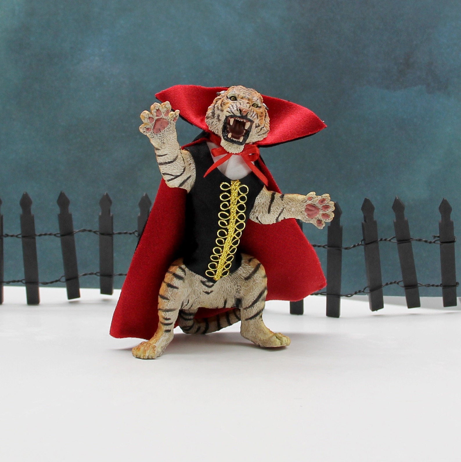 Halloween Party Animal Cake Toppers, Vampire Tiger, Bat Pig, Wolf ...