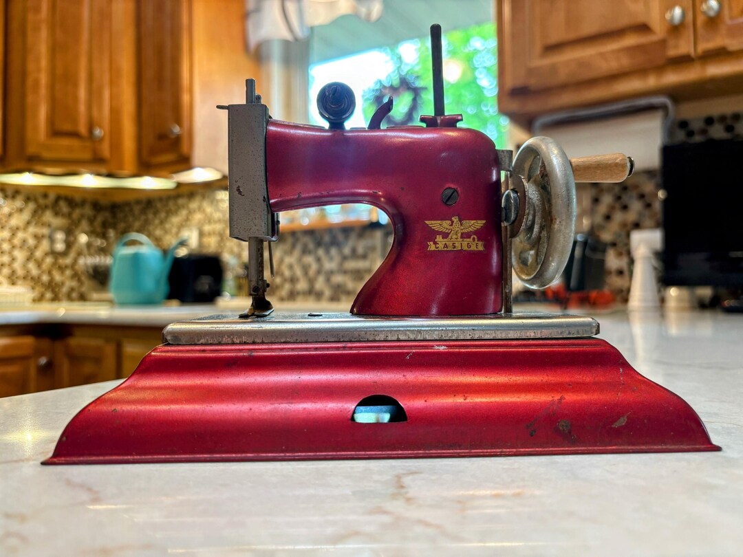Vintage Working Casige Toy Sewing Machine ~ German - Etsy