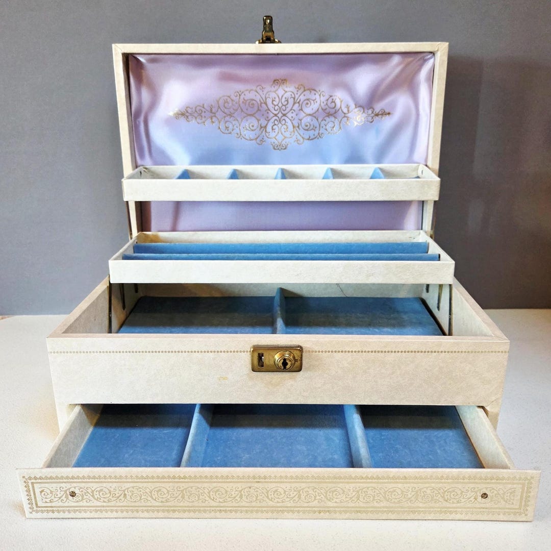 Vintage Cream Jewelry Box With Blue Interior - Oak Hill Vintage - Etsy