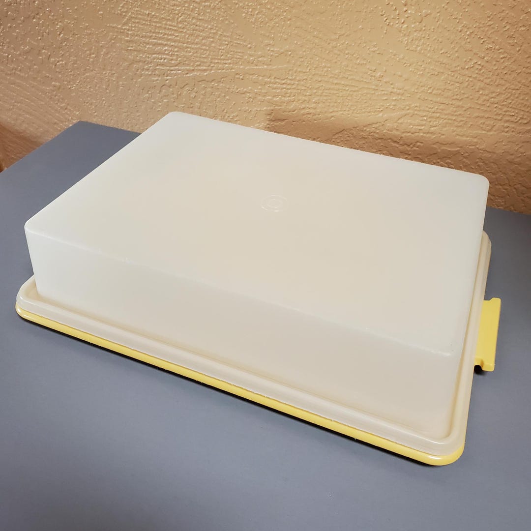 Tupperware Sheet Cake Tray and Lid, Carrier Container Keeper, Harvest ...