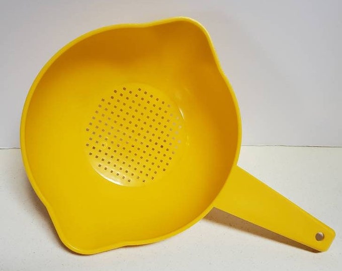 Tupperware Colander Strainer, Yellow, Handle and Pour Spouts, Made in ...