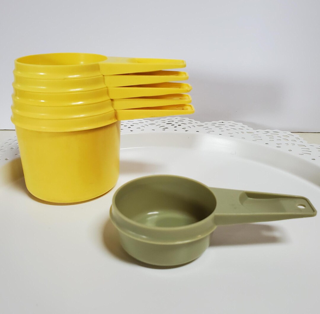 CHOOSE Yellow Set or 1 Green Tupperware Measuring Cup, Plastic Kitchen ...