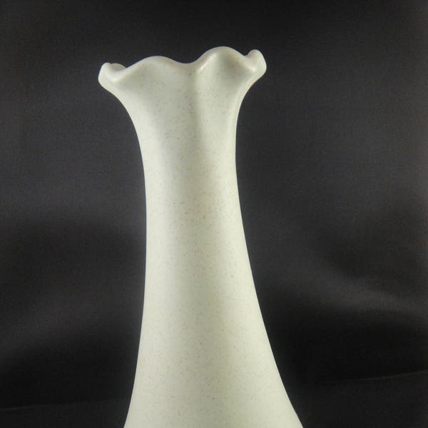 Scalloped Rim Vase - Etsy