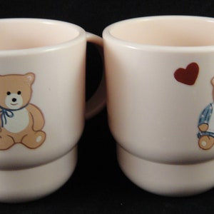 Pink Tupperware Mugs With Teddy Bear Designs Pair Two Pink Plastic Mugs ...