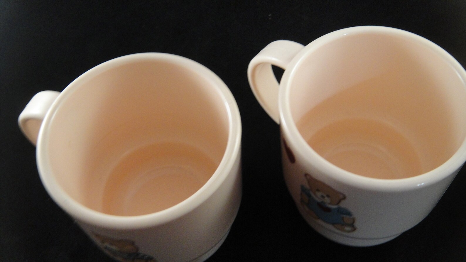 Pink Tupperware Mugs With Teddy Bear Designs Pair Two Pink Plastic Mugs ...