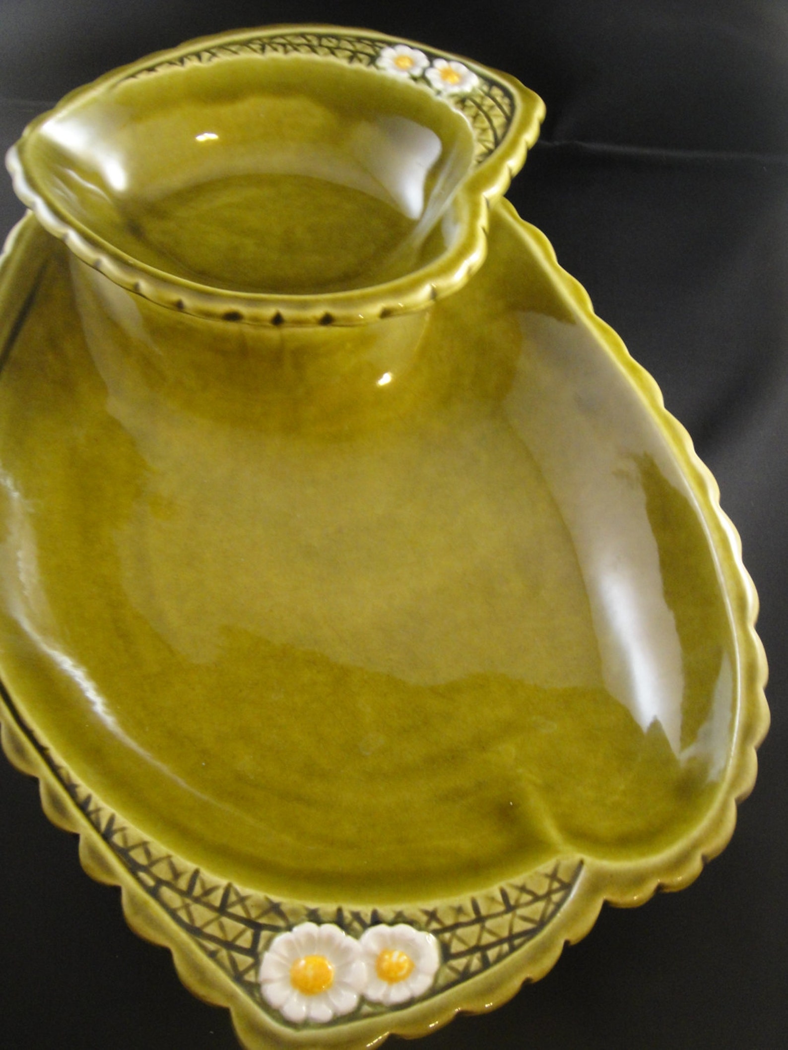 Chip and Dip Green With Daisy Wade Ceramic 8489 | Etsy