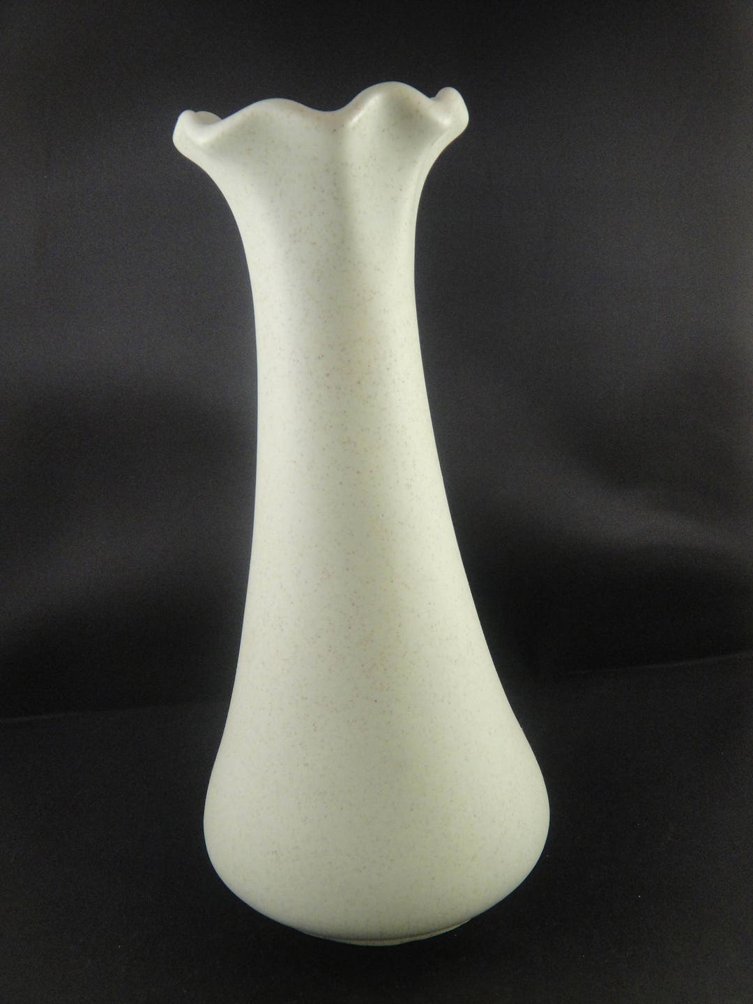 Green Speckled Vase Scalloped Rim Signed 809 USA Ceramic - Etsy