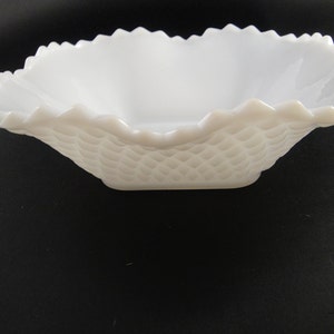 Milk Glass Bowl Diamond Cut Pattern Ruffled Edge Candy Dish - Etsy
