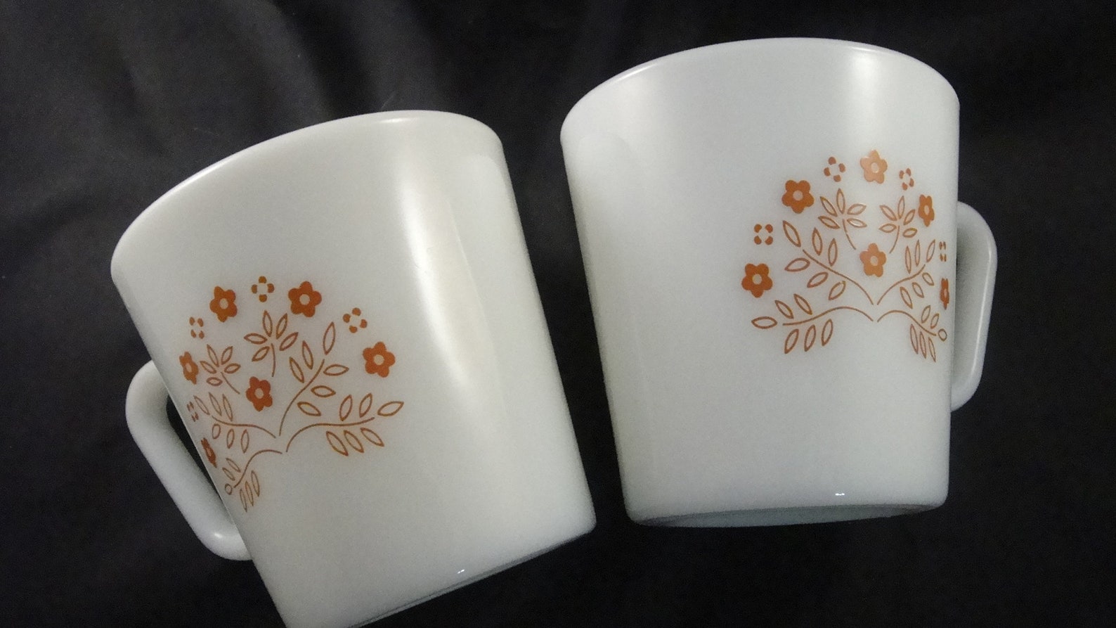 Pyrex/corning Milk Glass Mugs Brown Floral Design - Etsy