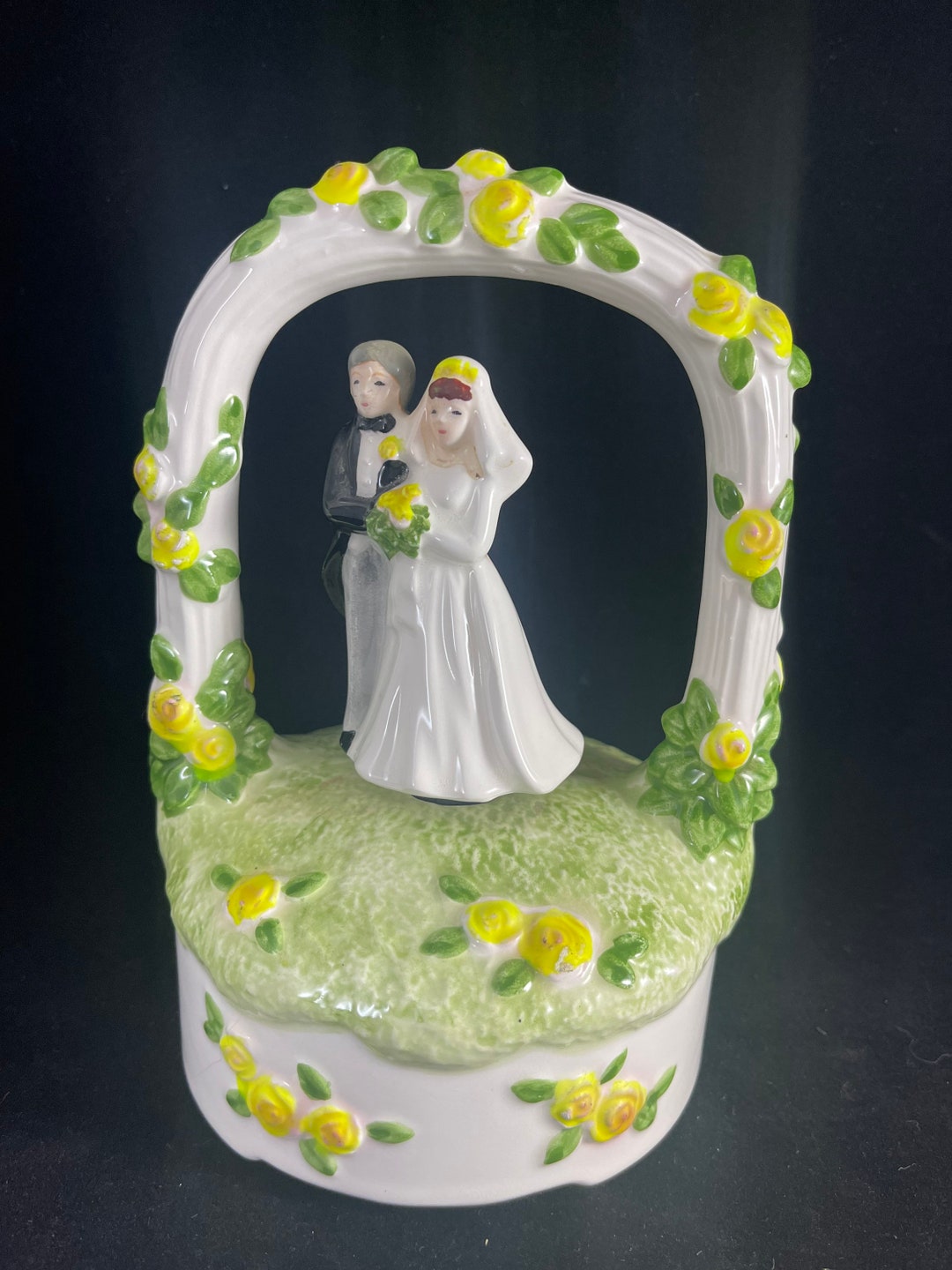 Bride and Groom Rotating Musical Figurine Cake Topper Wedding Decor - Etsy