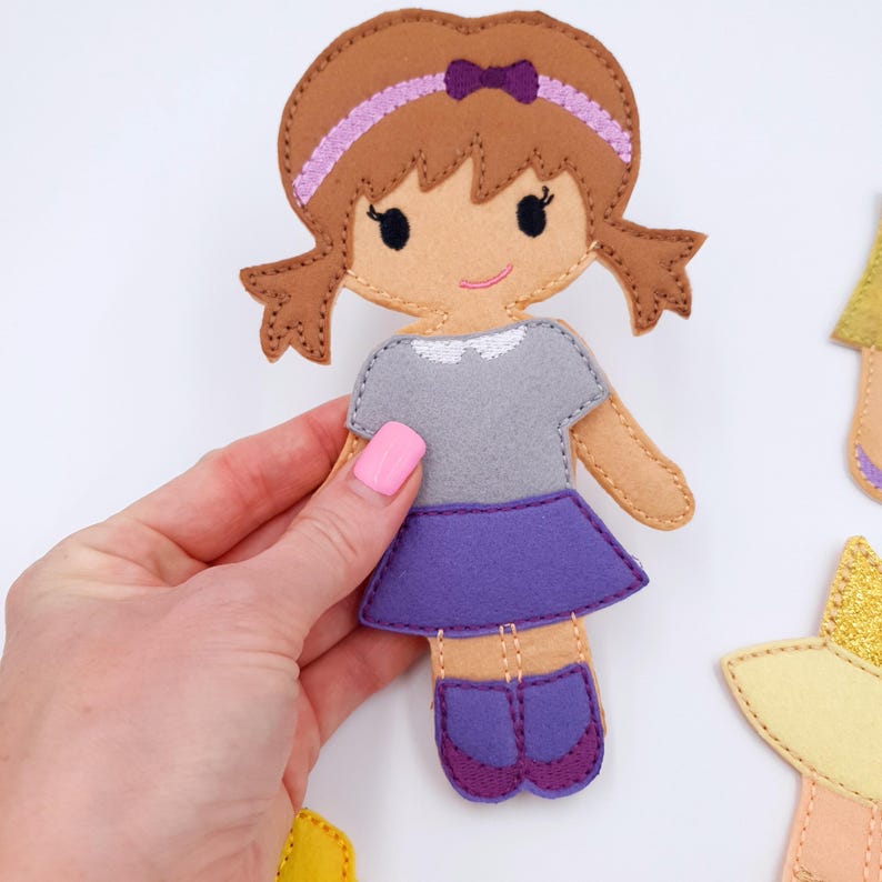 ITH Felt Dress up Doll Embroidery Design 4 Outfits 5x7 Hoop - Etsy