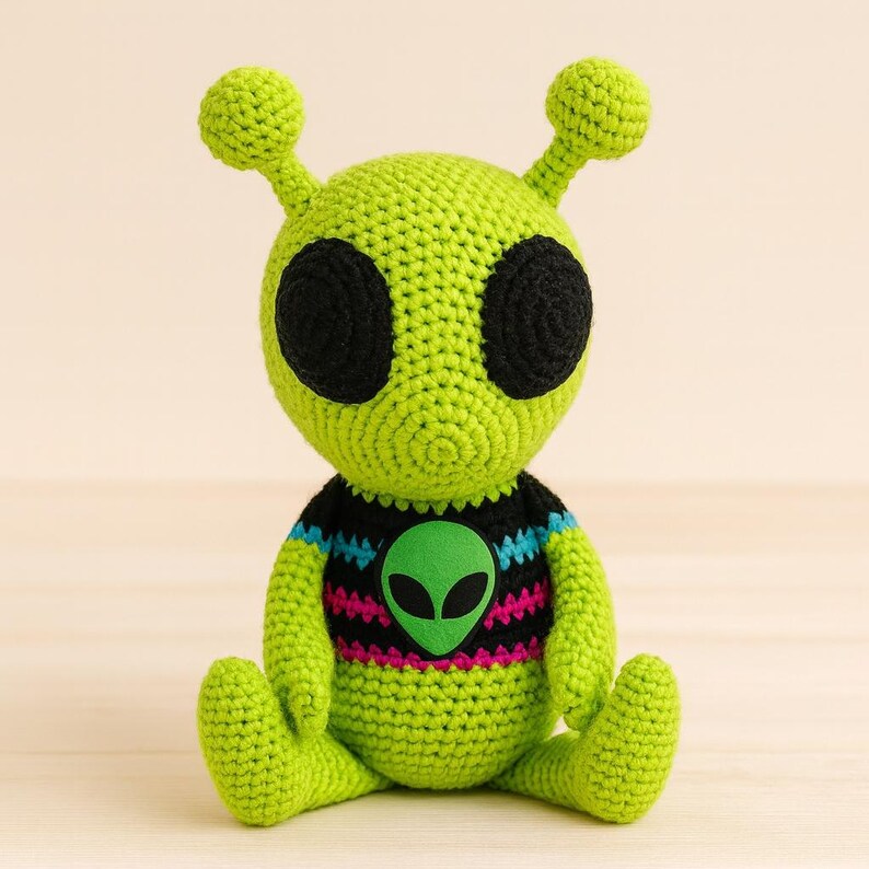 Zoog the Alien Crochet Pattern – Amigurumi Space Plush (PDF Pattern) - Etsy