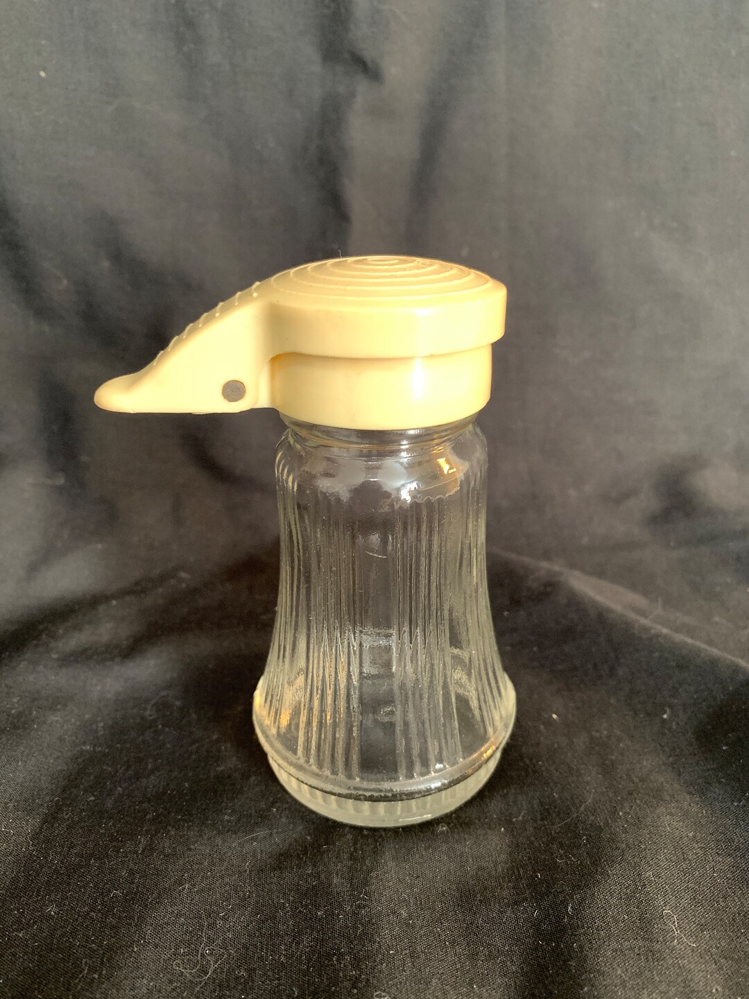 Vintage Daniell's Brand Shaker With Bakelite Spring Flip Lid - Etsy