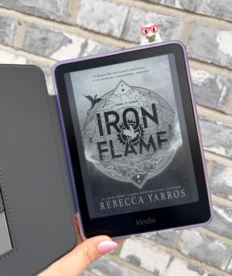 Bookish Ghost Peeper | Kindle Reading Buddy | Reading Ghost Tech ...
