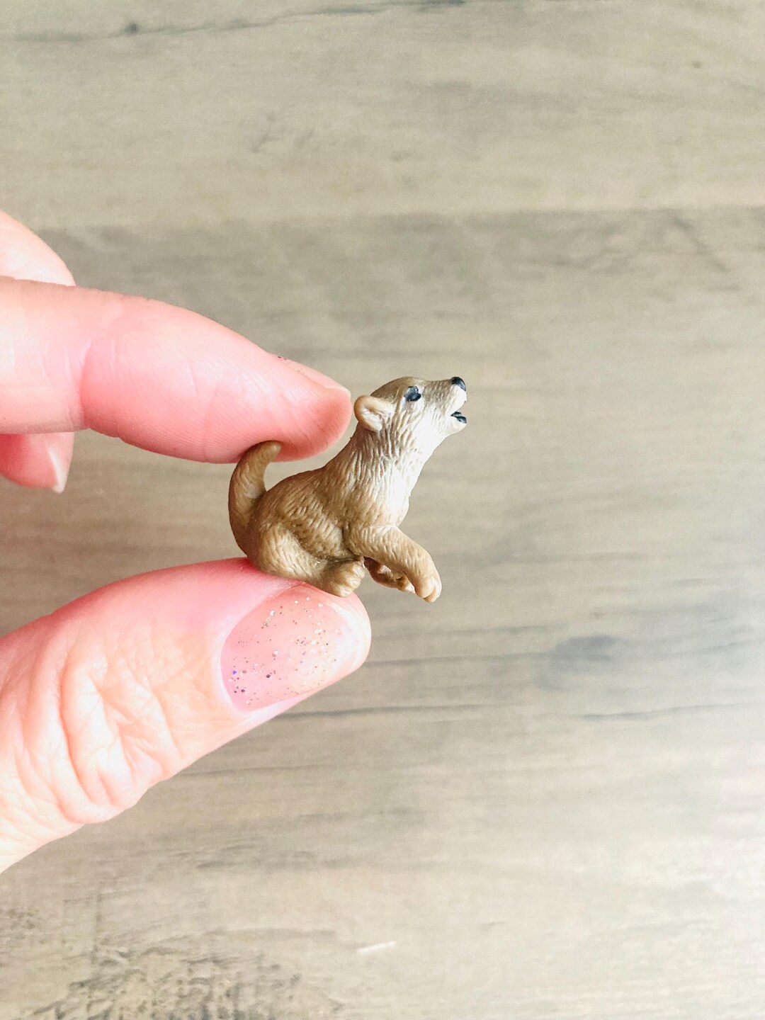 Miniature Howling Wolf Pup / Forest Creature Wolves Puppy Animal Dog ...