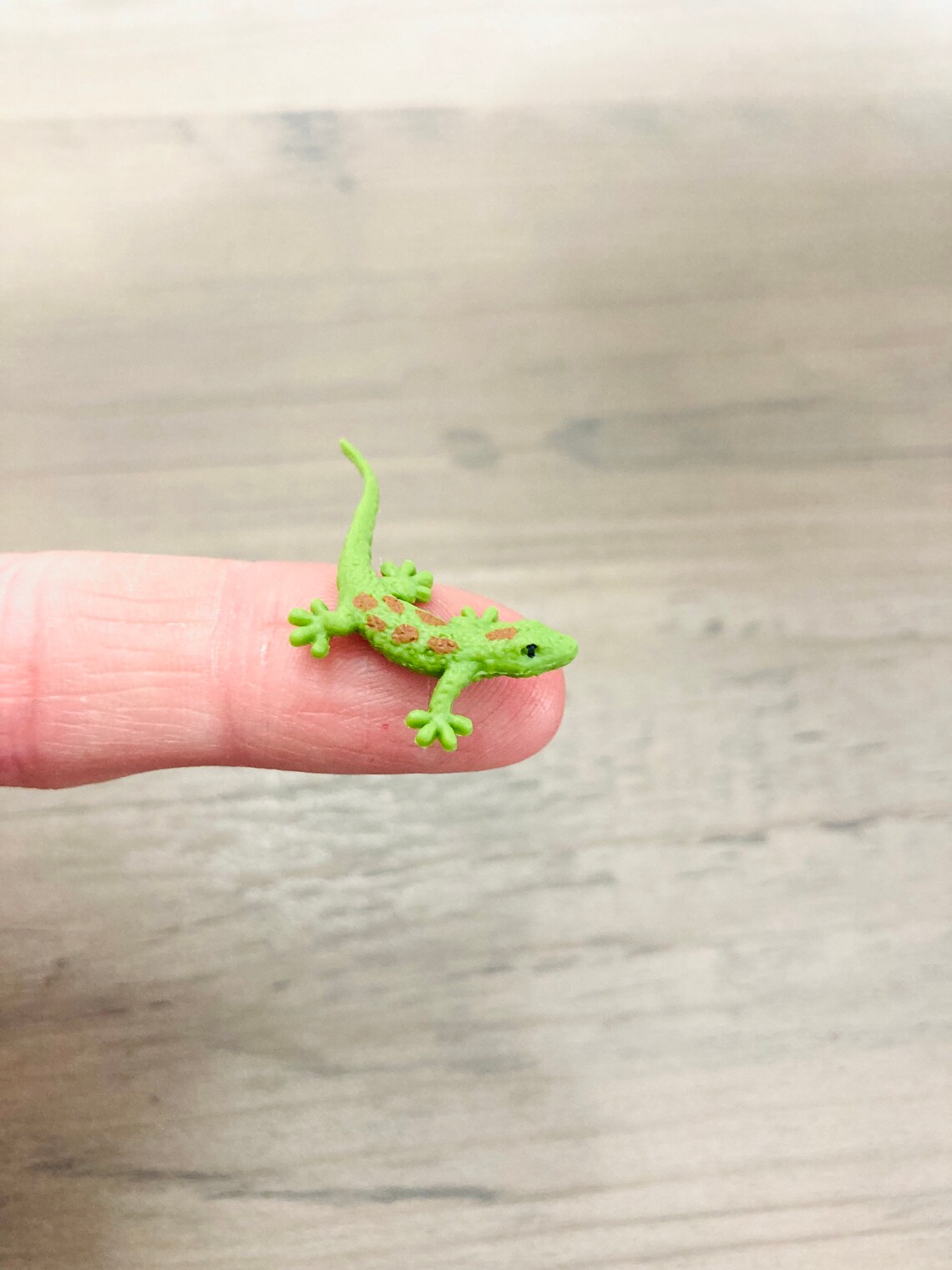 Micro Miniature Lizards choose a Color Green or Blue - Etsy