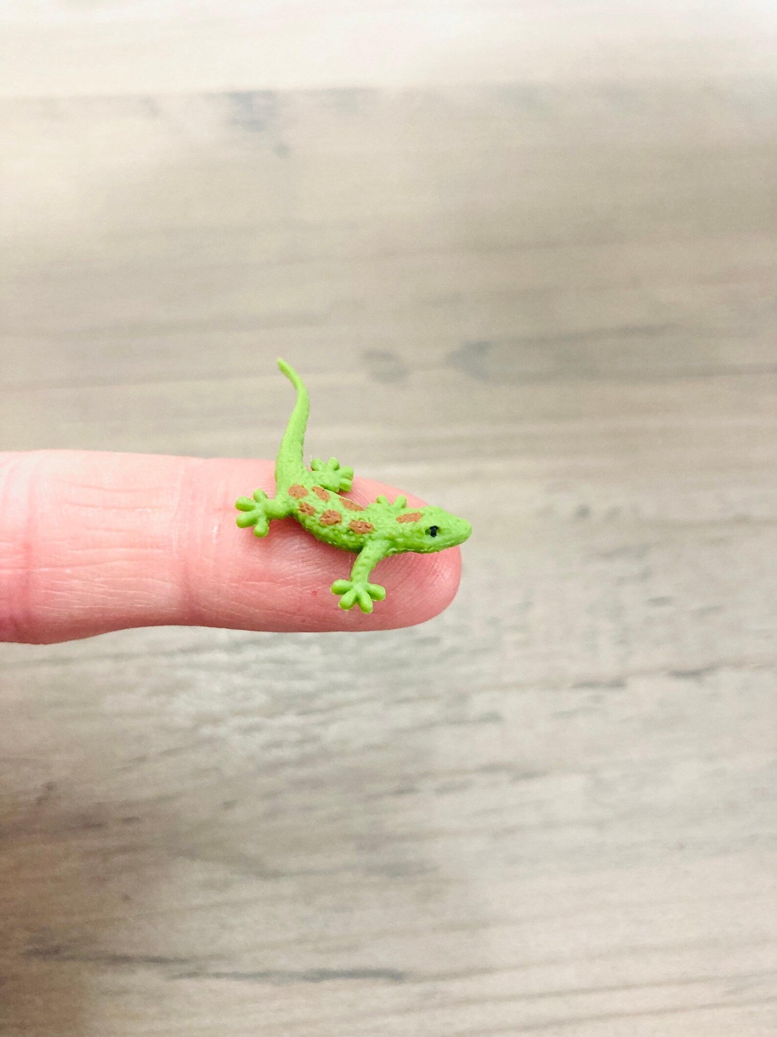 Micro Miniature Lizards choose a Color Green or Blue - Etsy
