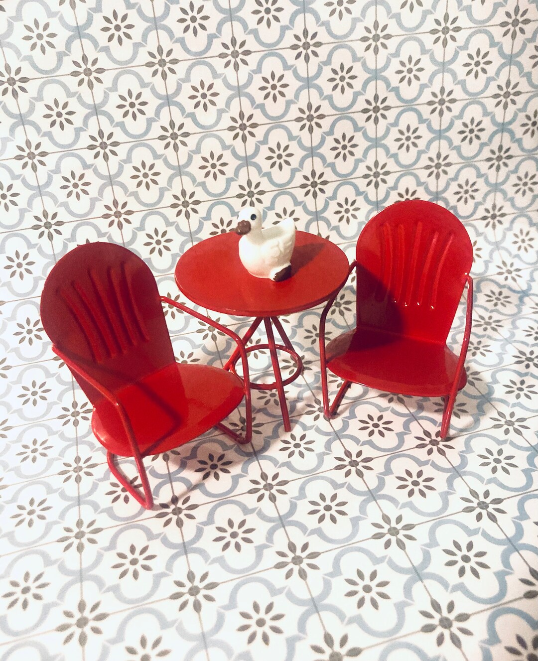 Dollhouse Miniature Patio Set / 1:12 Scale Red Metal 3pc Table and ...